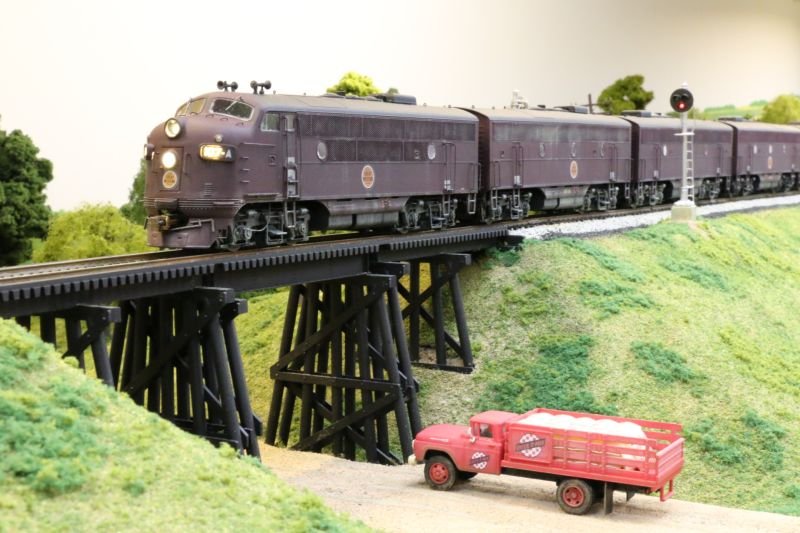 Mike Armstong’s Rock Island Railroad Mid-Continent Route (HO) – LDSIG